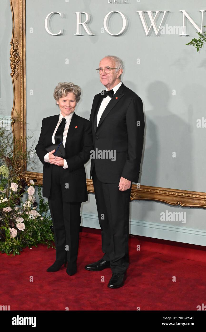 Imelda staunton queen elizabeth hi-res stock photography and images - Alamy