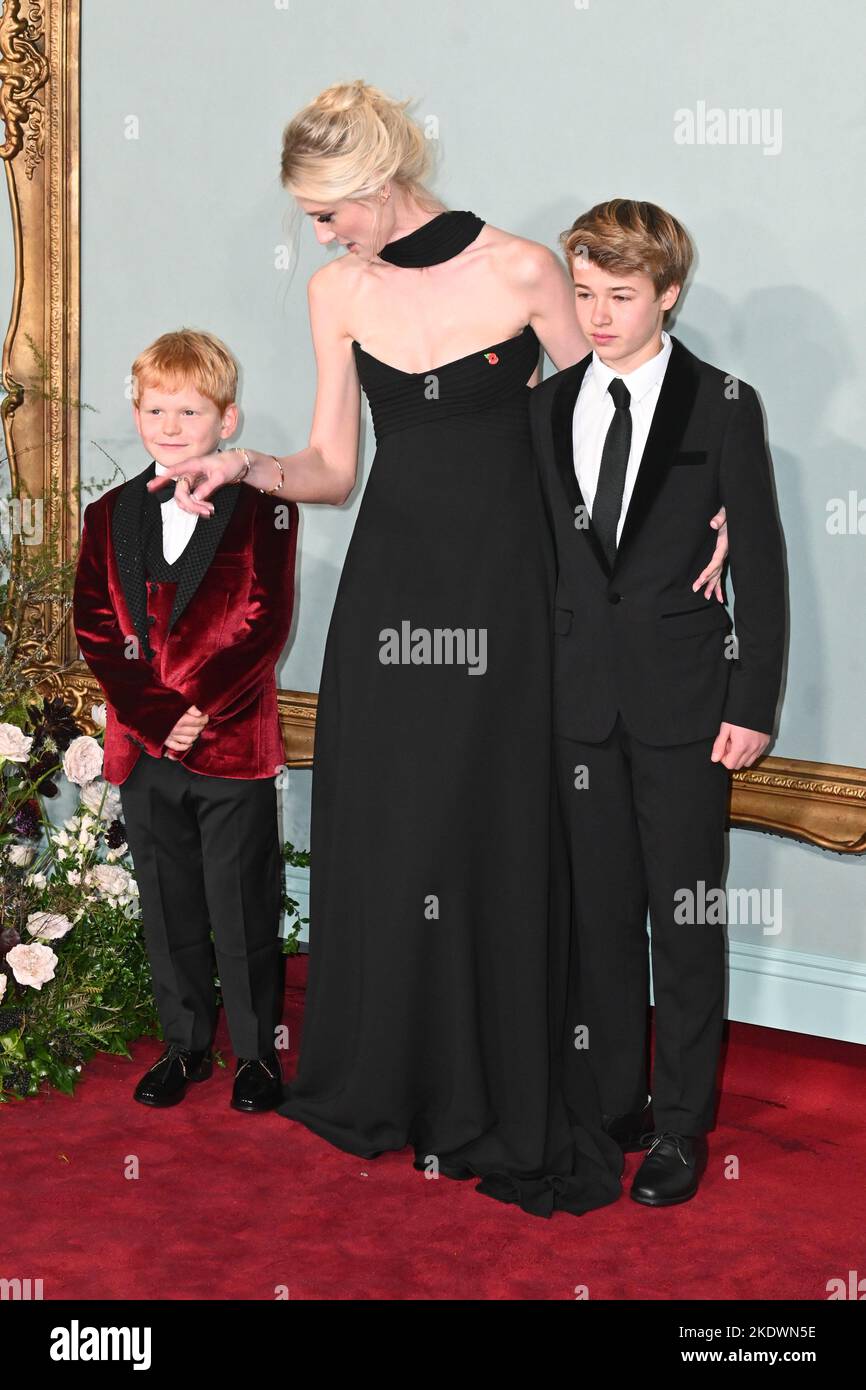 London, UK - 8th November 2022 Elizabeth Debicki, Teddy Hawley and ...