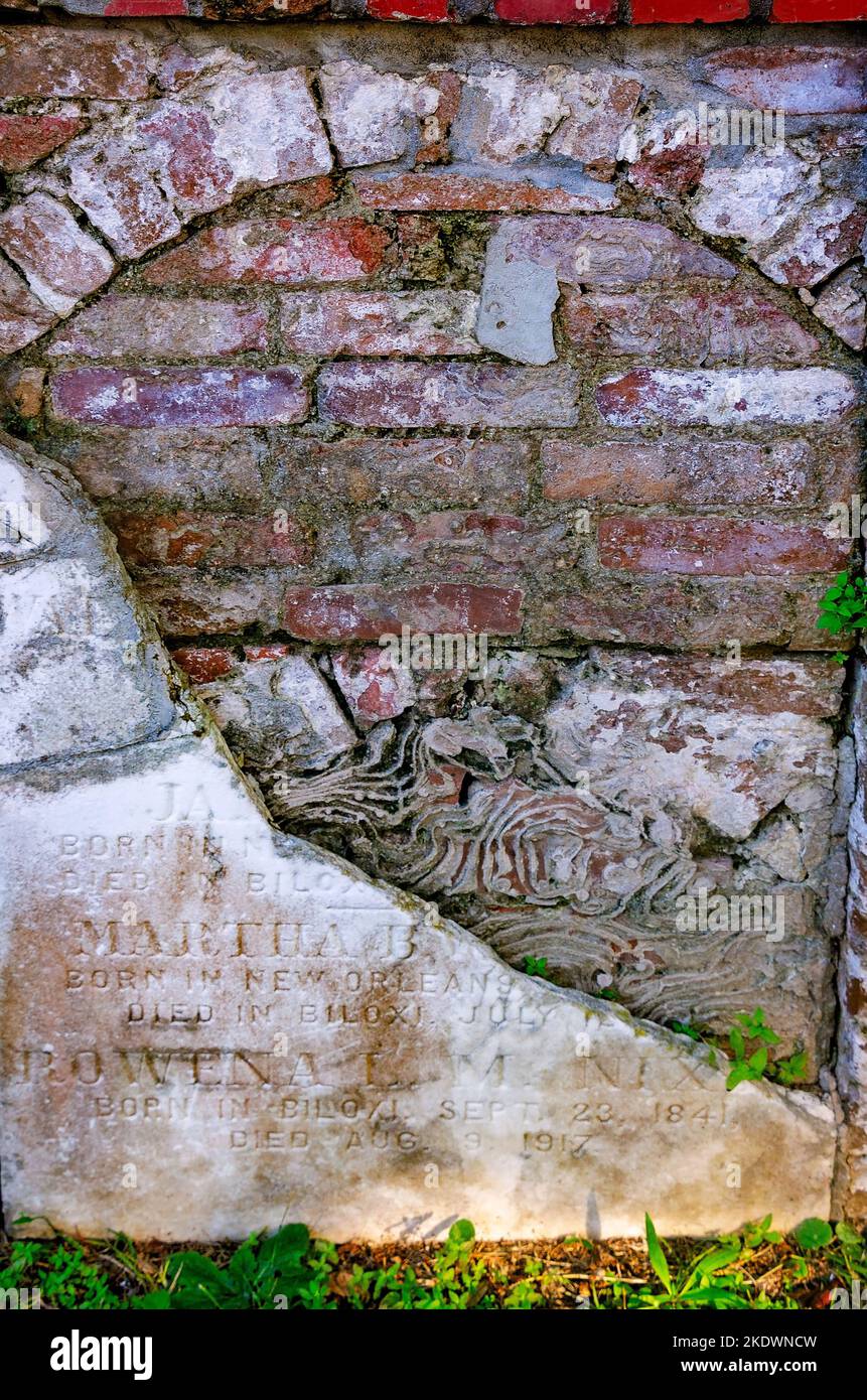 Old biloxi cemetery hi-res stock photography and images - Alamy