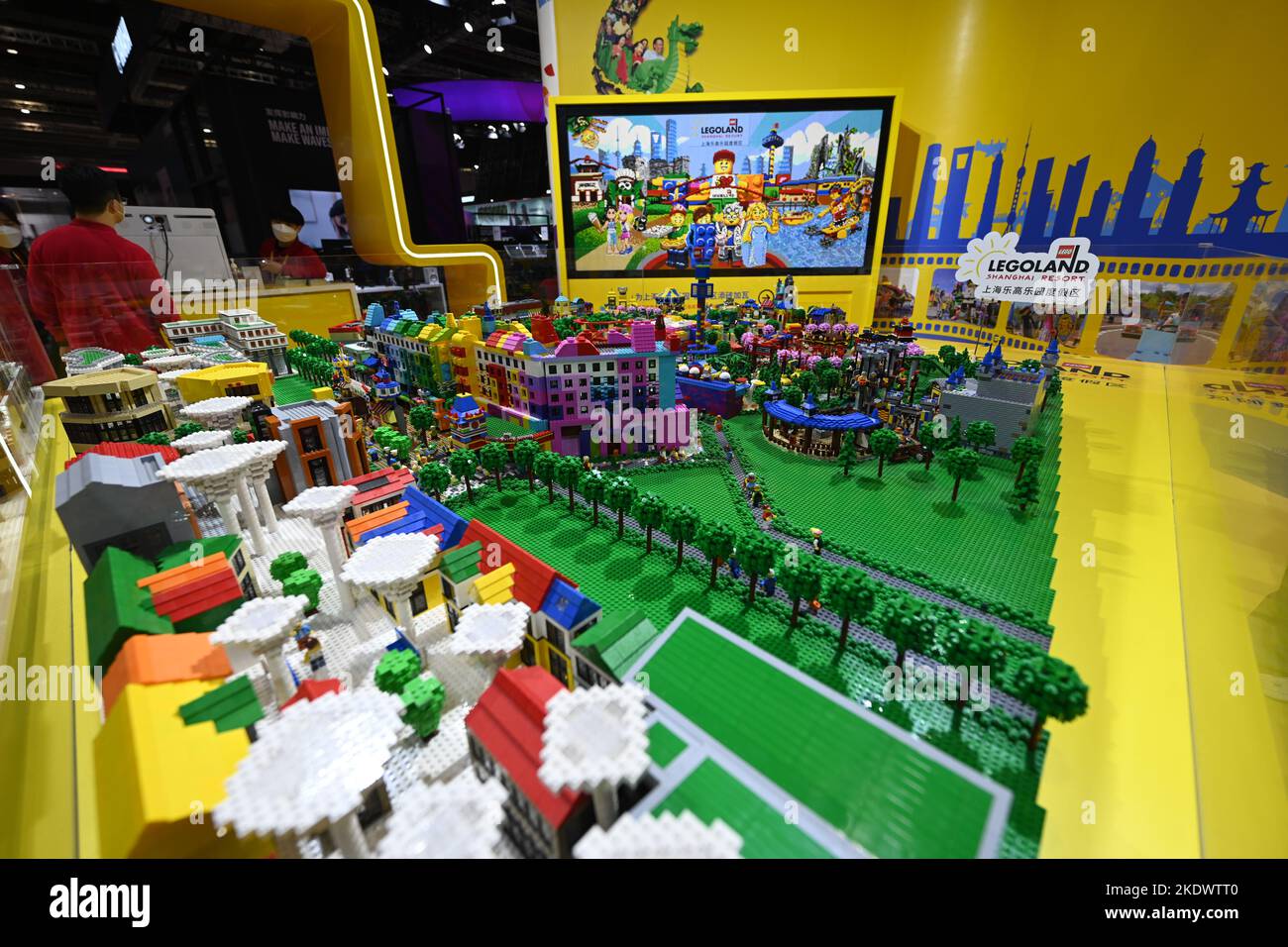 The design model of Shanghai LEGOLAND consisting of nearly 100,000 LEGO ...