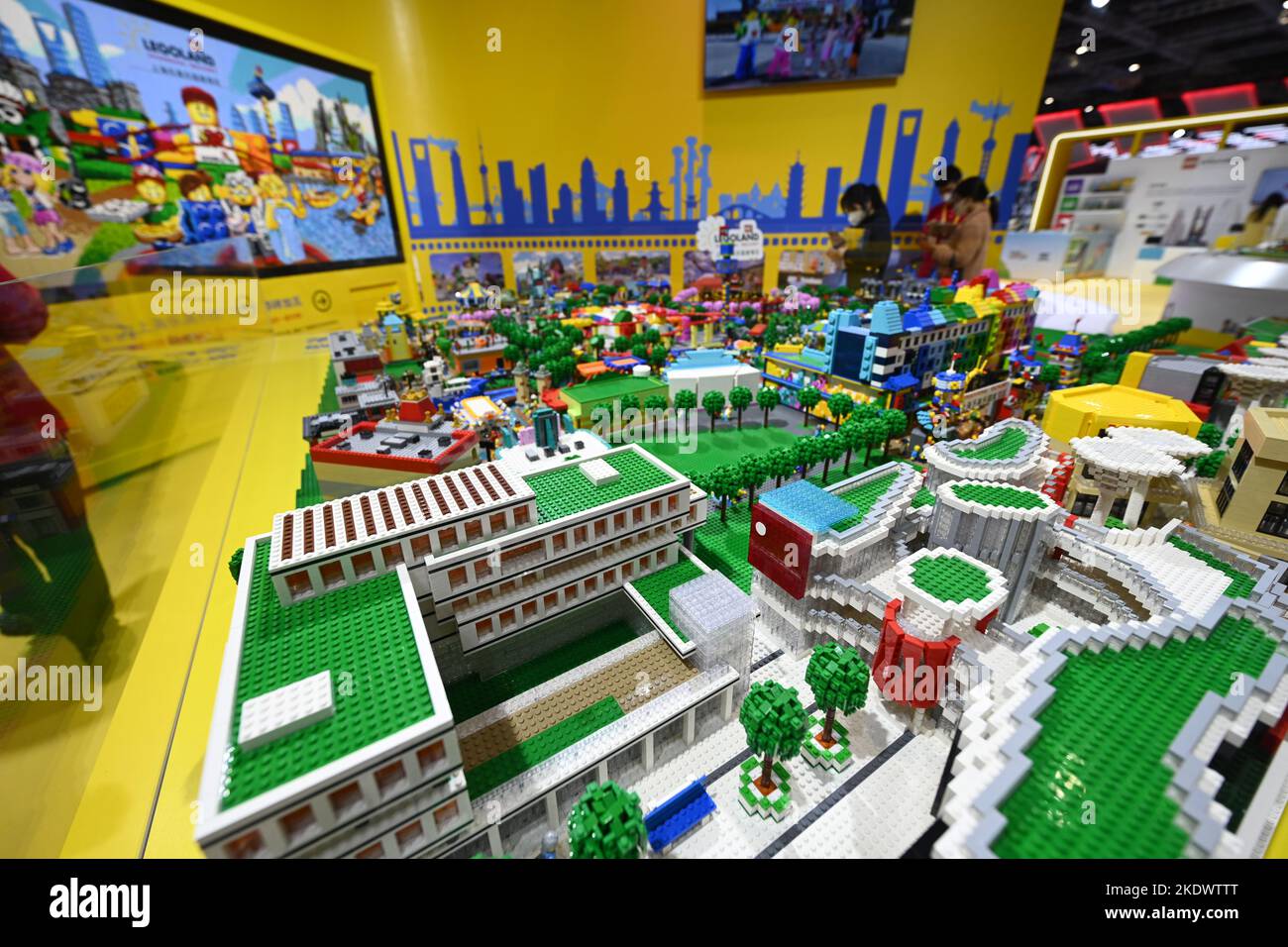 The design model of Shanghai LEGOLAND consisting of nearly 100,000 LEGO ...