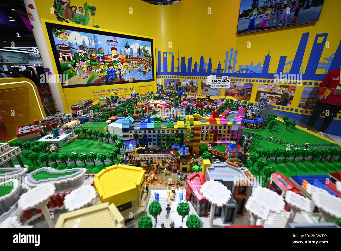 The design model of Shanghai LEGOLAND consisting of nearly 100,000 LEGO ...