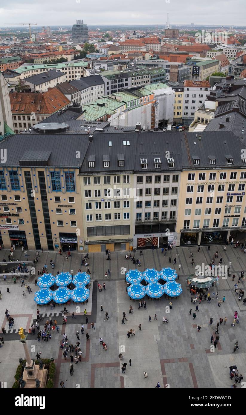Women shopping munich marienplatz hi-res stock photography and images ...