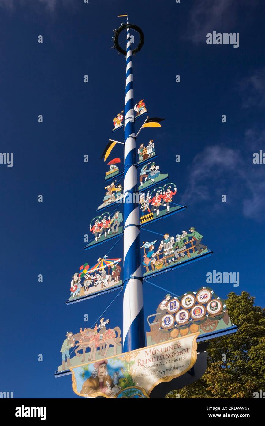 Marienplatz munich flags hi-res stock photography and images - Alamy