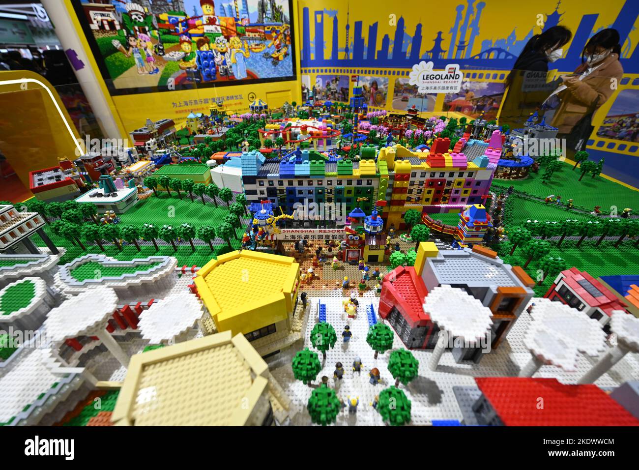 The design model of Shanghai LEGOLAND consisting of nearly 100,000 LEGO ...
