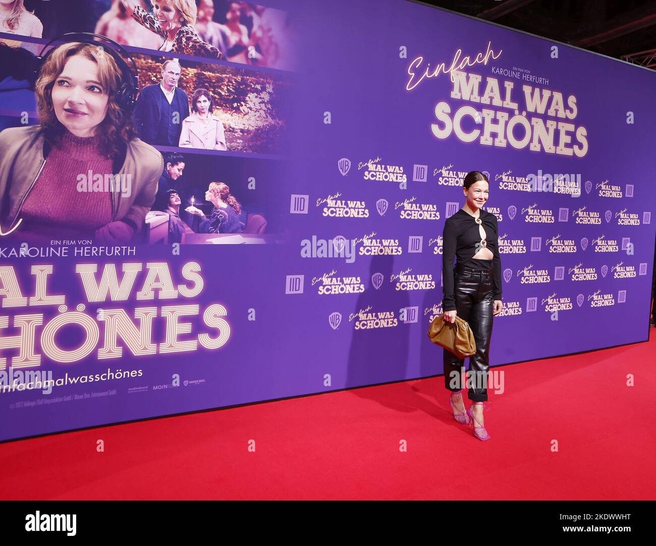 Berlin, Germany. 08th Nov, 2022. World premiere of the film "EINFACH MAL WAS SCHÖNES" in the zoo ...