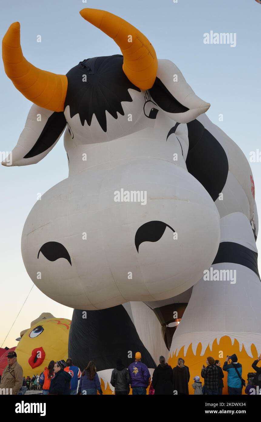 Creamland Cow Hot Air Balloon at Albuquerque international Balloon ...