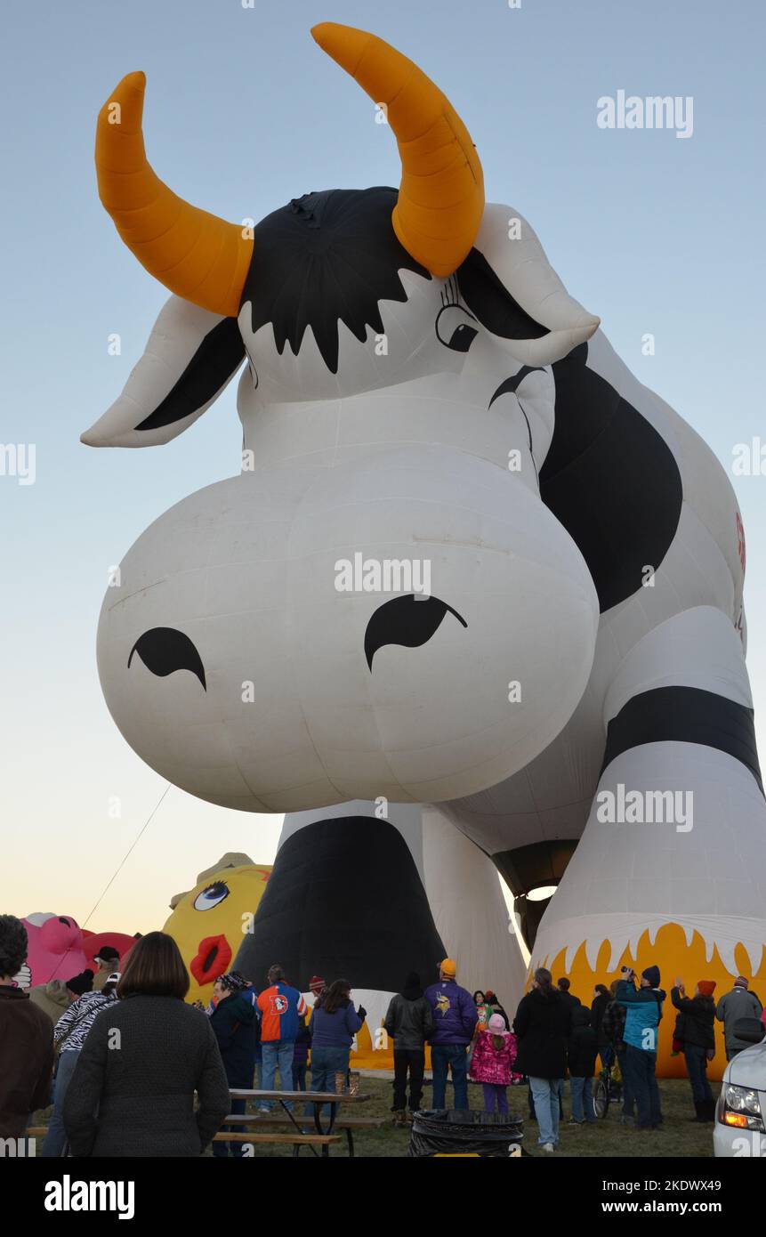 Creamland Cow Hot Air Balloon at Albuquerque international Balloon ...