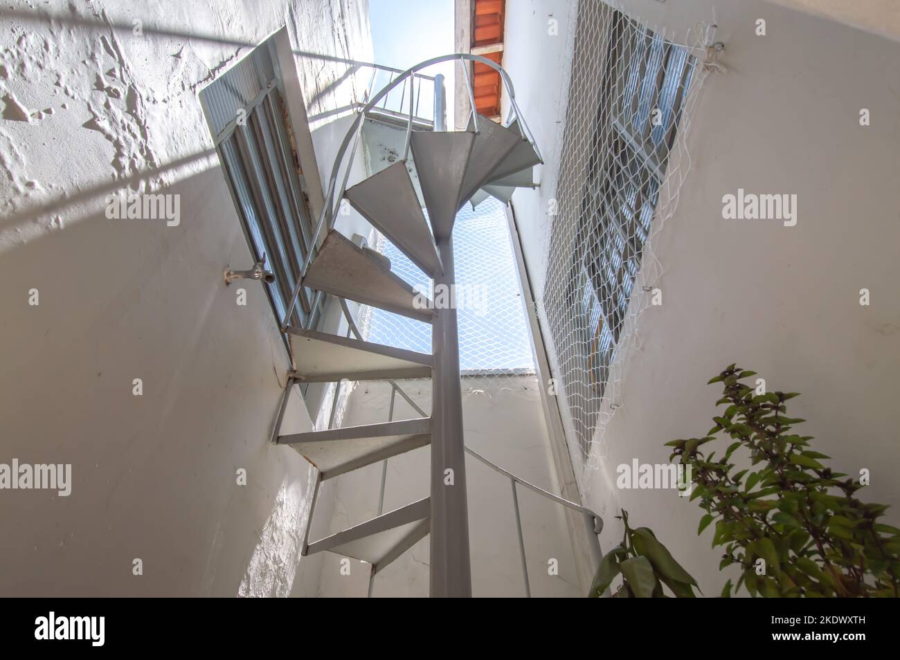 Ladder bottom view hi-res stock photography and images - Alamy