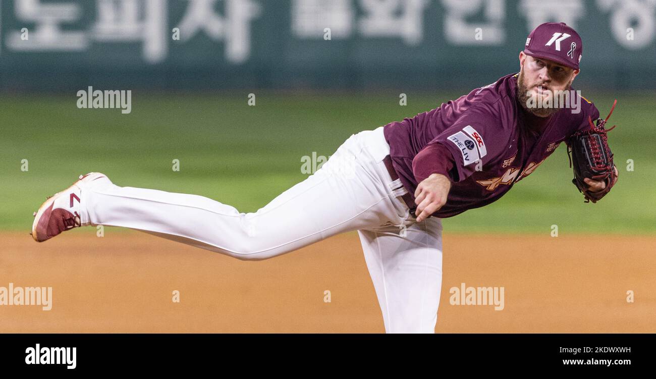 09th Nov, 2022. Baseball: 2022 Korean Series Kiwoom Heroes starter ...