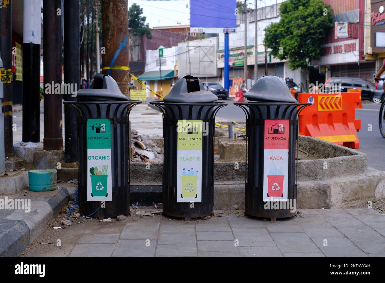 Public trash cans in Malang, Indonesia categorized by type of organic ...