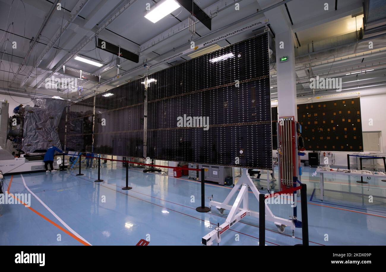 ESA JUICE solar array deployment test Stock Photo - Alamy ESA JUICE solar array deployment test Stock Photo - Alamy