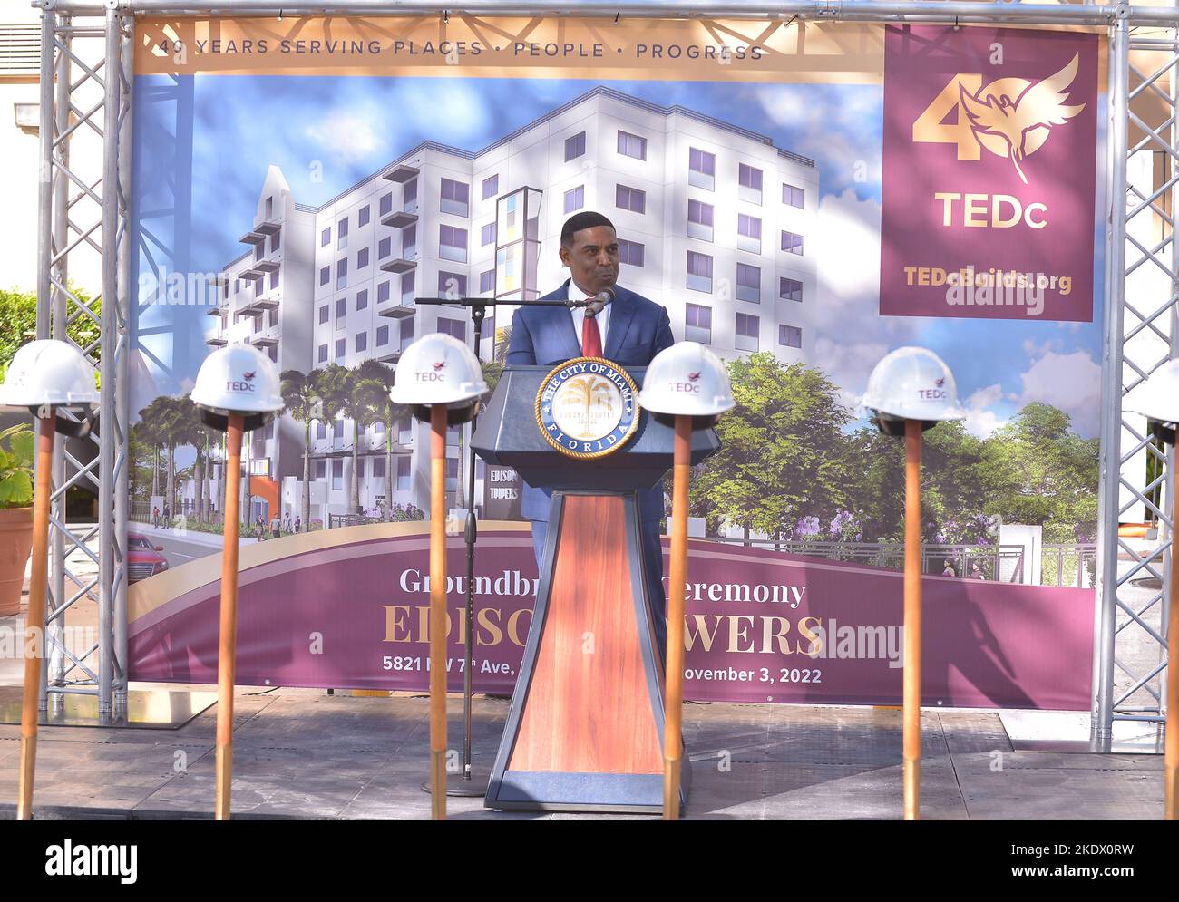 MIAMI, FLORIDA - NOVEMBER 03: NBC 6 News Co-Anchor Jawan Strader ...
