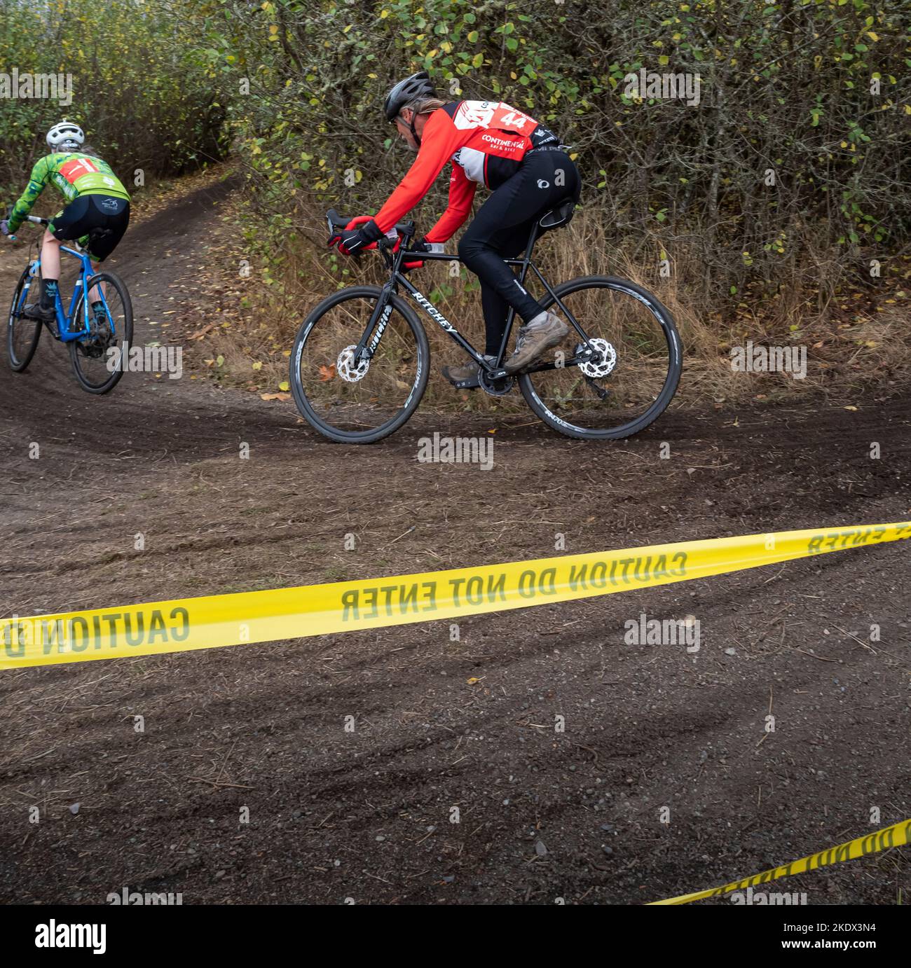 WA22758-00...WASHINGTON - Sharp curve at base of descent at the Cross ...