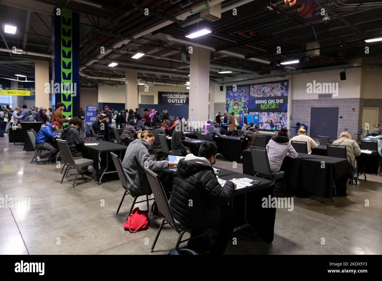 2022 midterm election voting hi-res stock photography and images - Alamy