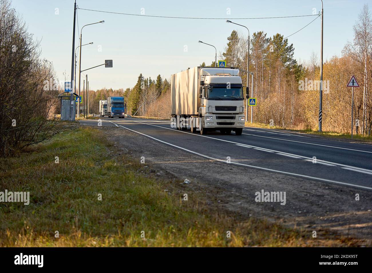 Heavy haul vehicle driving hi-res stock photography and images - Alamy