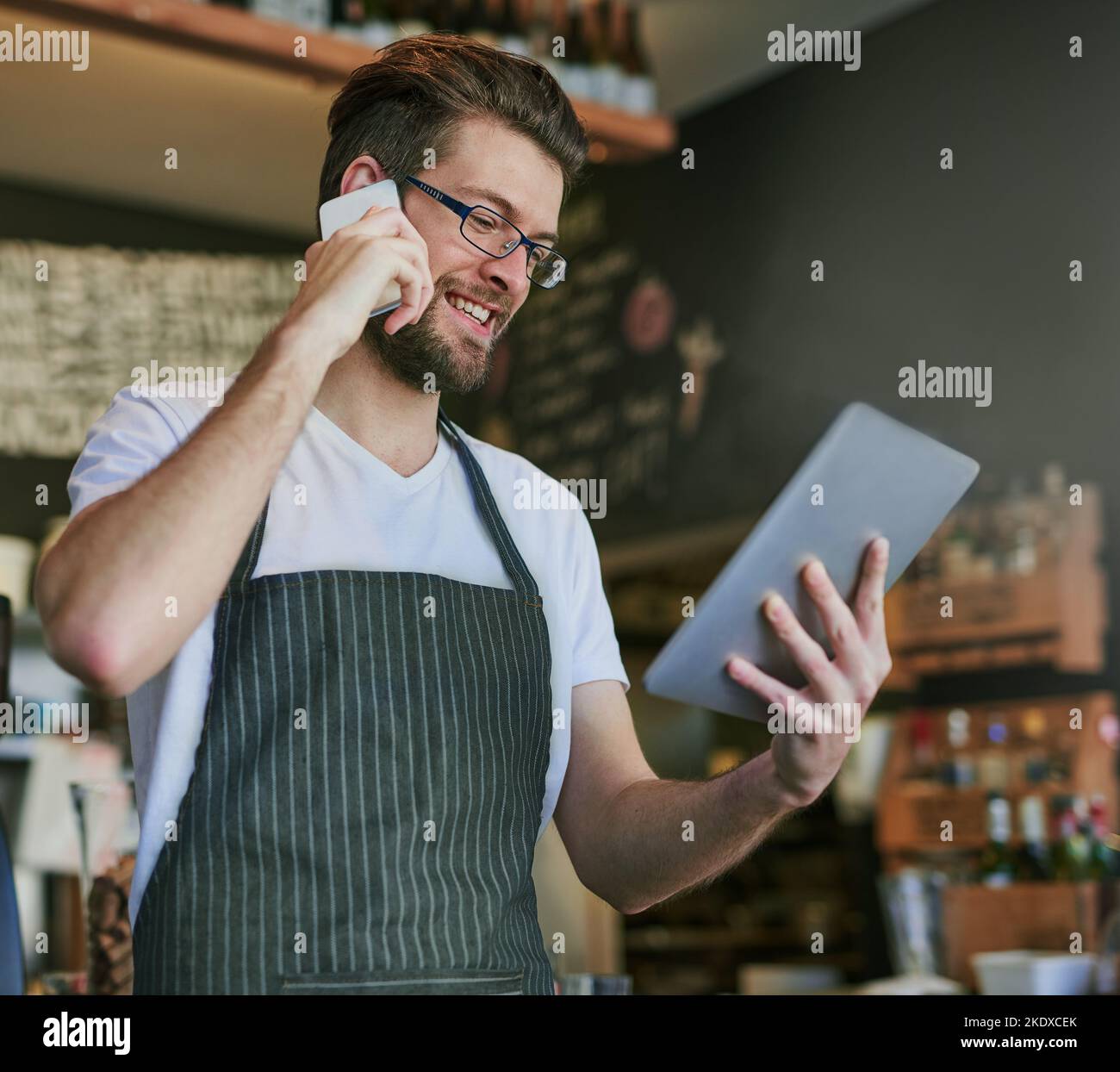 Taking orders hi-res stock photography and images - Alamy