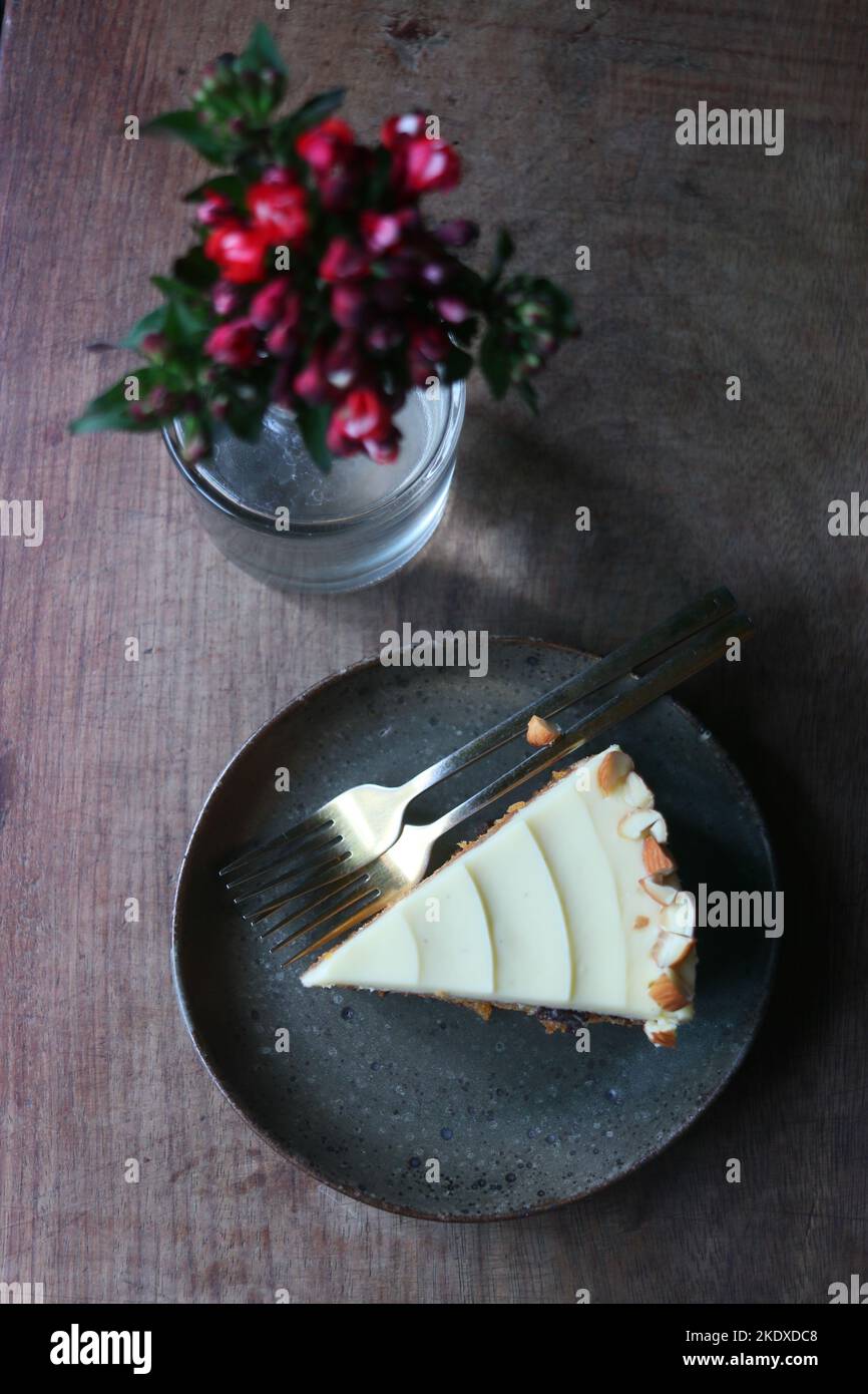 Dish vase hi-res stock photography and images - Alamy