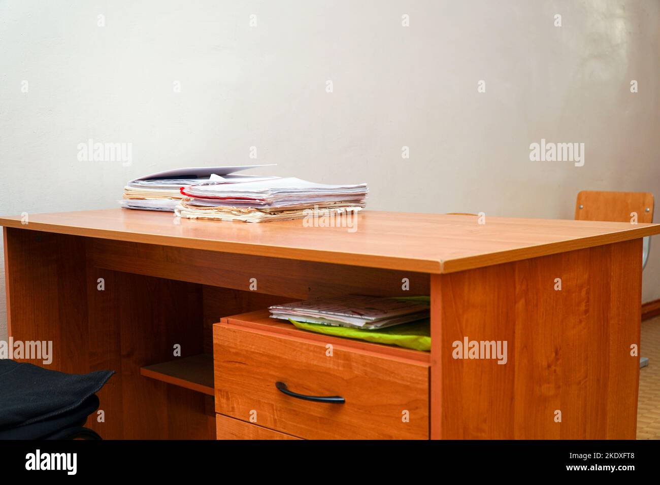 Organise papers hi-res stock photography and images - Alamy