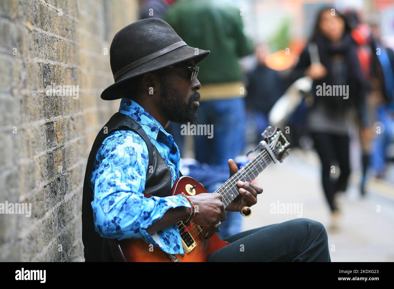 Guitarist musician on Brick Lane, London, UK Stock Photo - Alamy