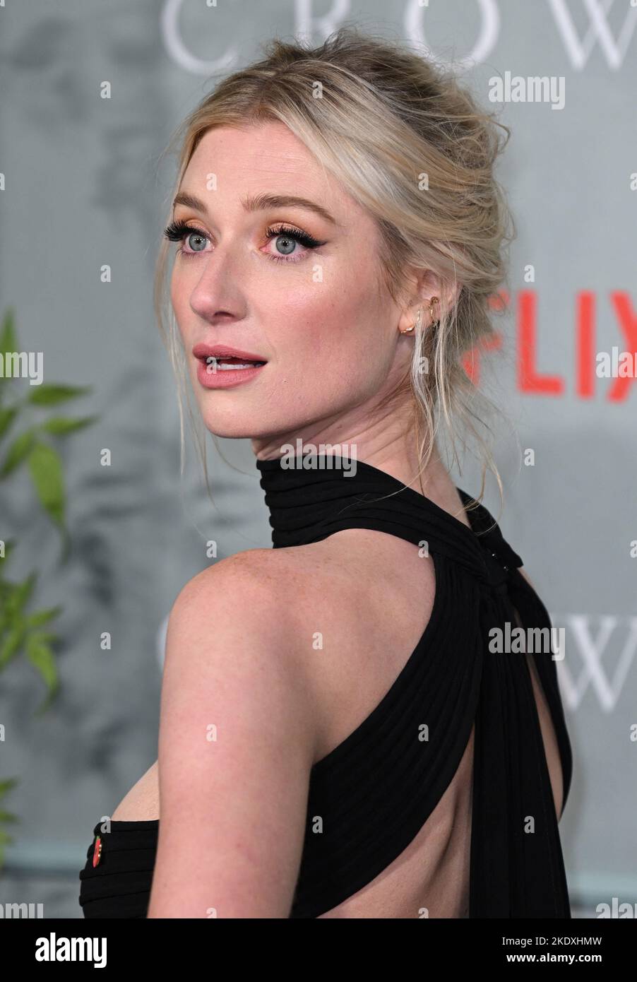Elizabeth Debicki at The Crown, Season Five World Premiere, on November ...