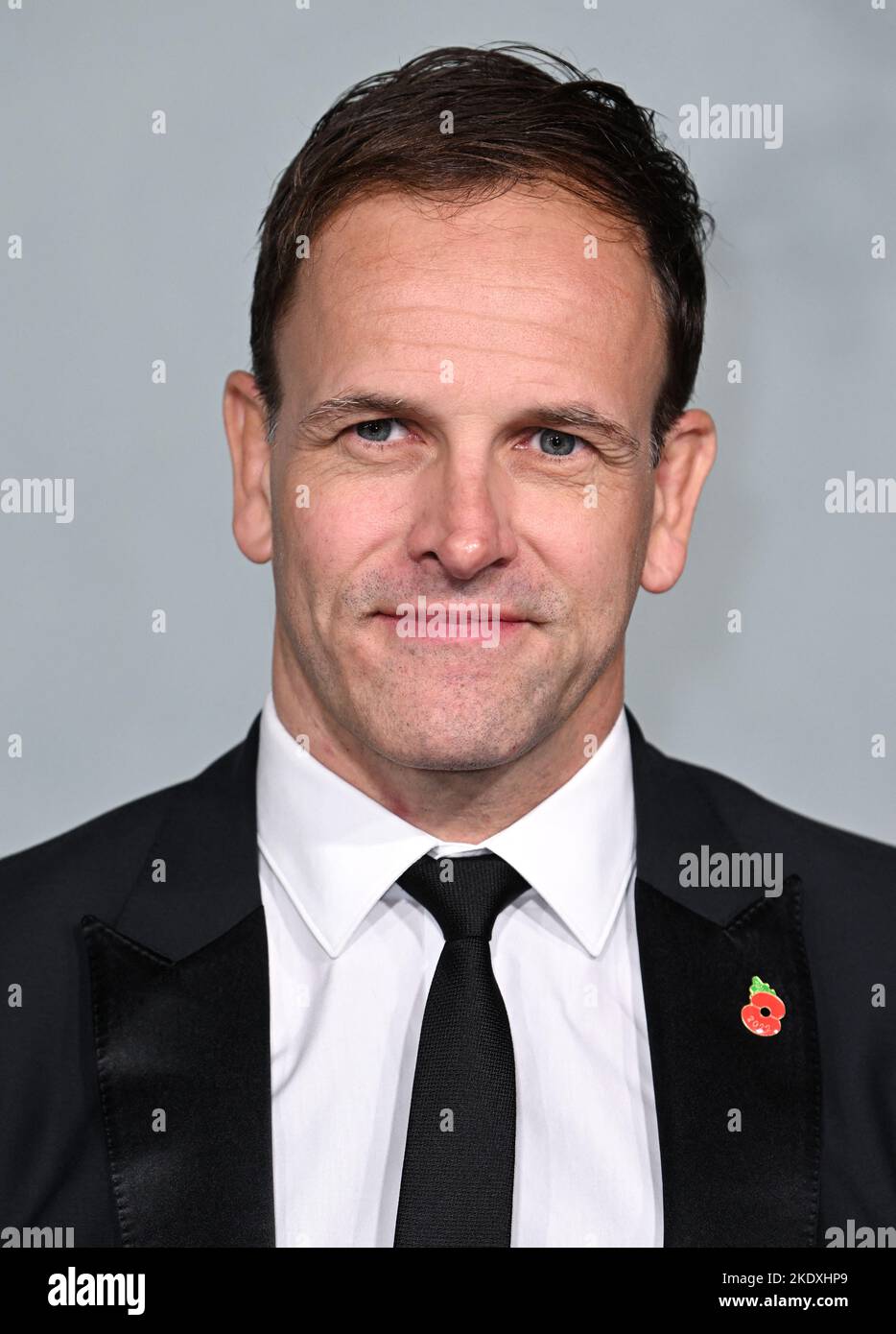 Jonny Lee Miller at The Crown, Season Five World Premiere, on November ...