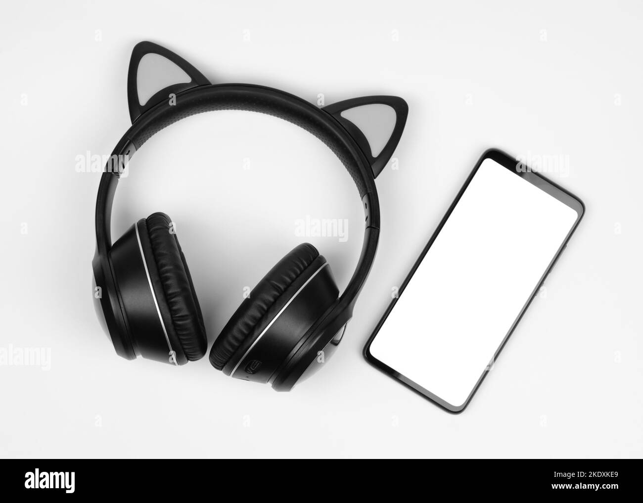 Wireless headset flat white Black and White Stock Photos & Images - Alamy