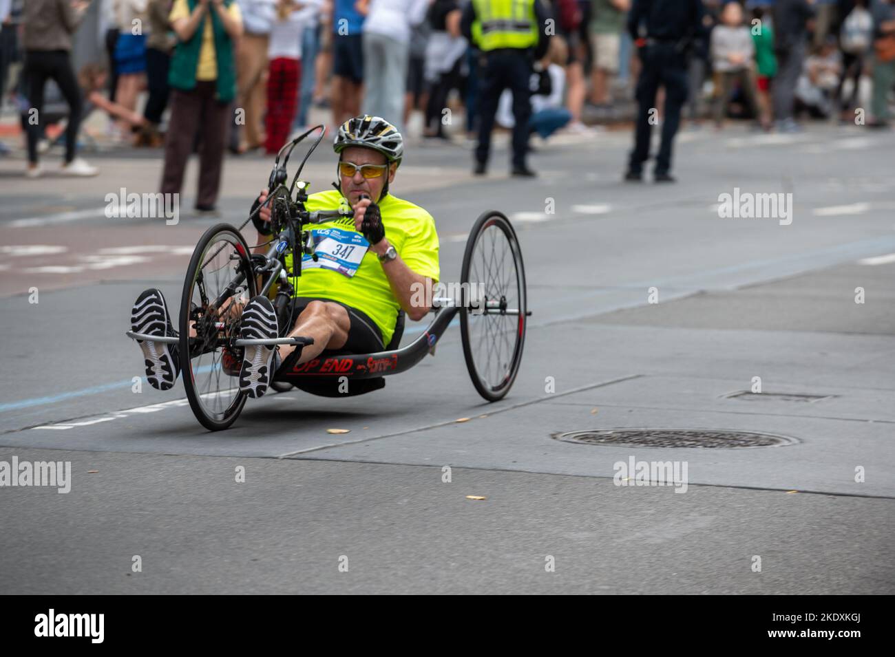 Handcycle marathon racers hi-res stock photography and images - Alamy
