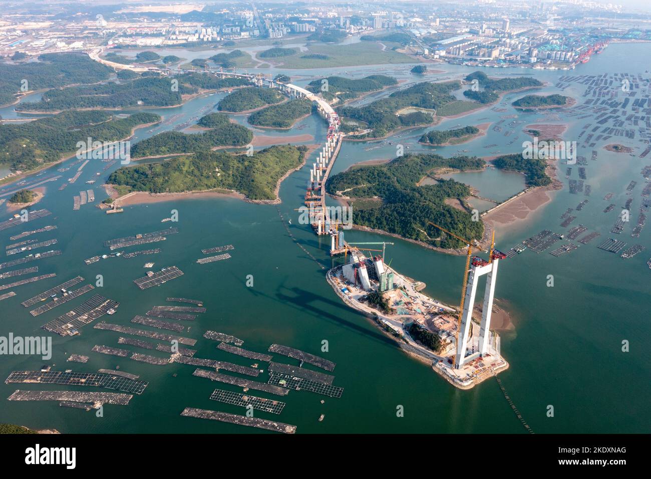 Aerial photos show the Longmen Bridge in construction in Qin zhou City ...