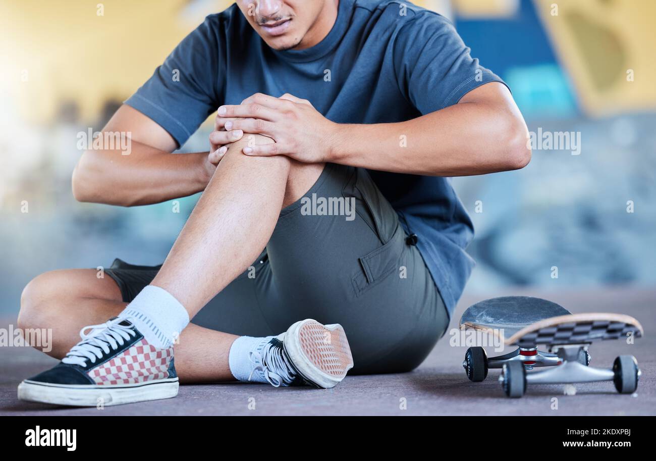 Skateboard injury hi-res stock photography and images - Alamy