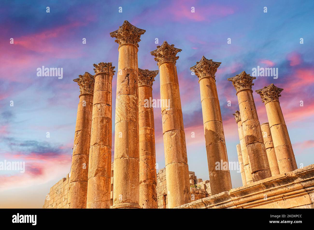 columns in the ancient city of Jerash in Jordan Stock Photo - Alamy