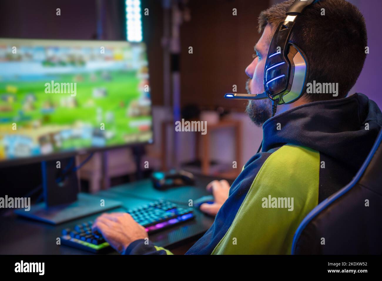 Carefree gamer hi-res stock photography and images - Alamy