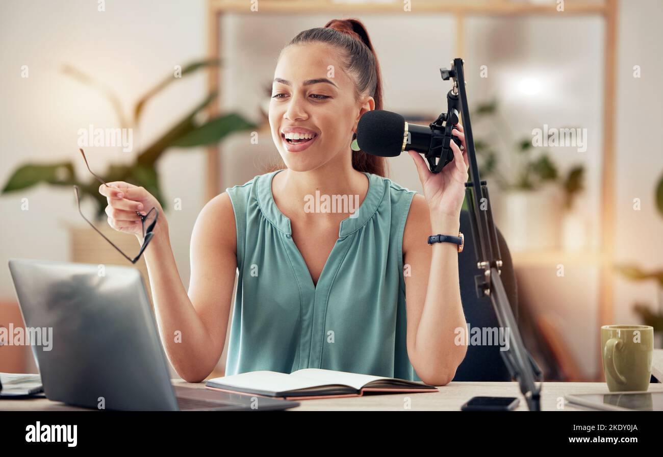 Influencer speaker hi-res stock photography and images - Alamy