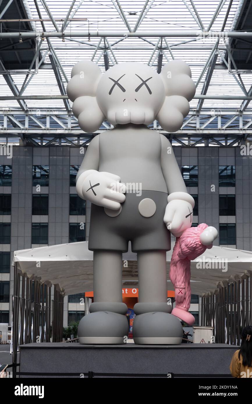 The sculpture "SHARE" by famous artist KAWS which used to be exhibited ...