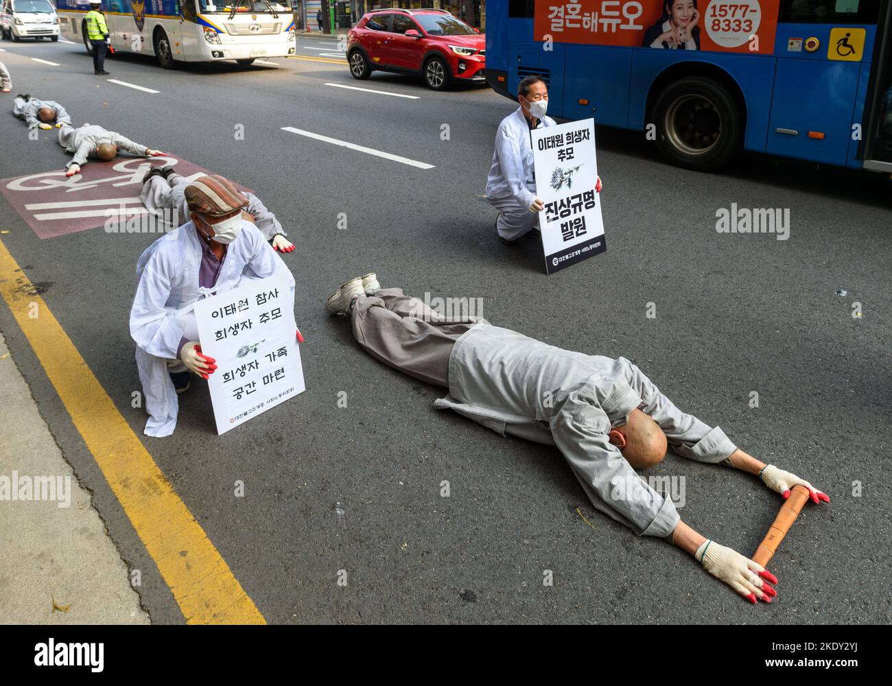 Seoul, South Korea. 09th Nov, 2022. South Korean Buddhist monks seen ...