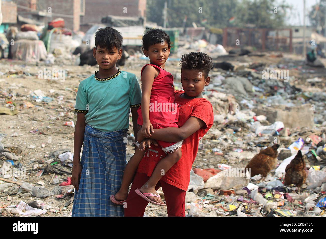 Landfill kids hi-res stock photography and images - Alamy