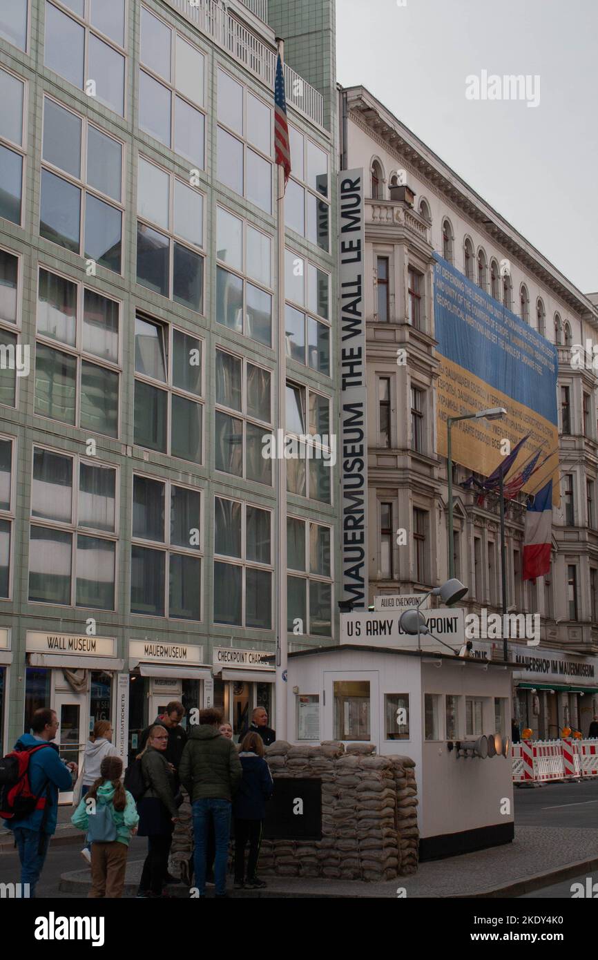 Berlin (Germany) Checkpoint Charlie Stock Photo - Alamy