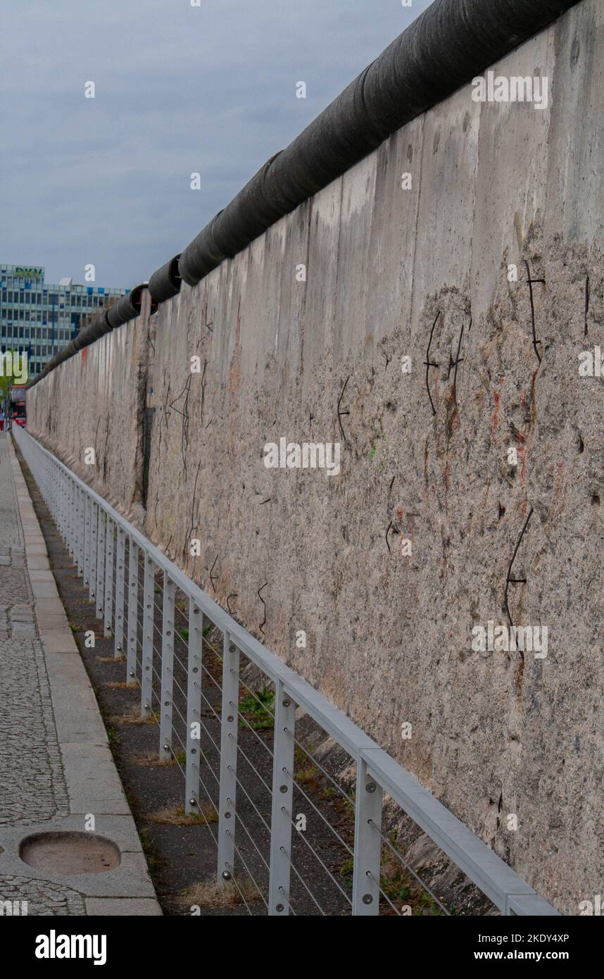 Berlin wall gedenkstätte berliner mauer hi-res stock photography and ...