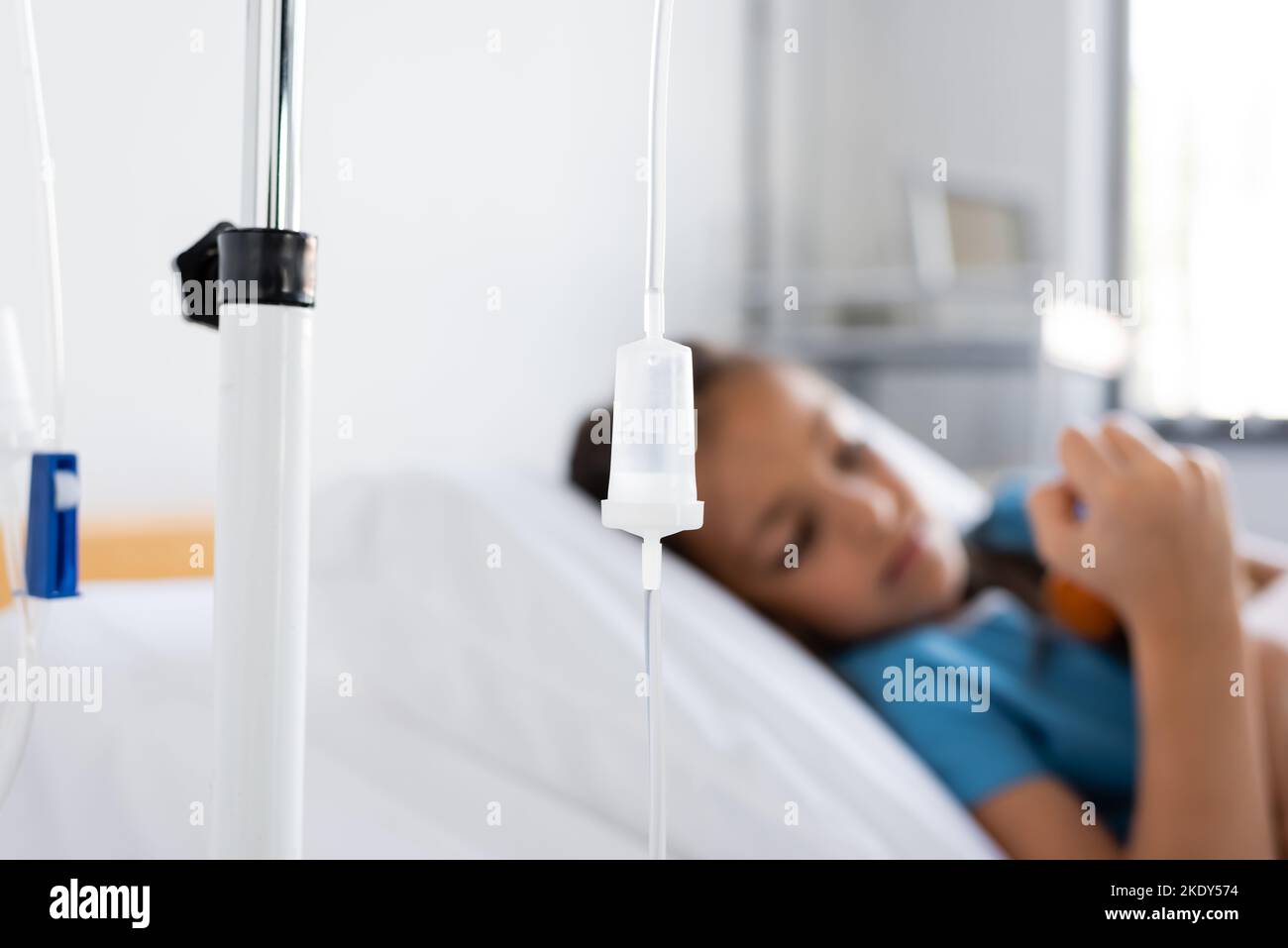 Sick child in hospital hi-res stock photography and images - Alamy