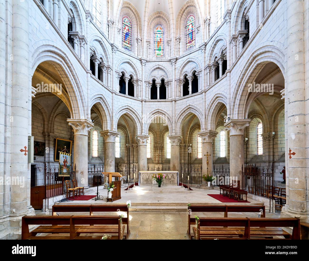 Collegiale saint martin de chablis hi-res stock photography and images ...