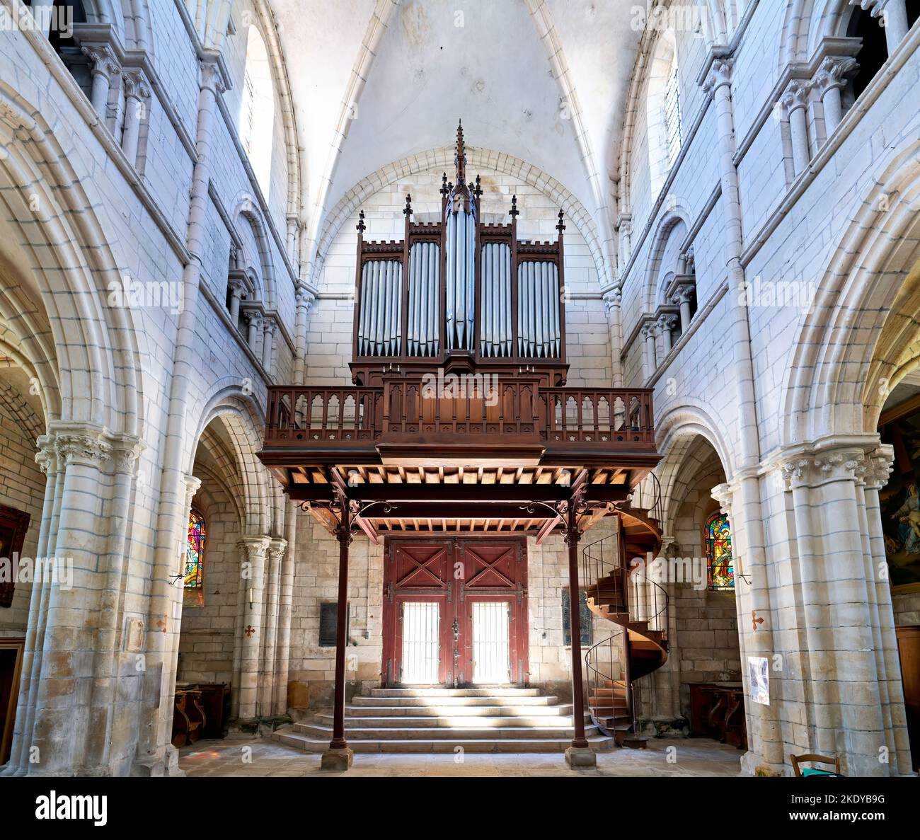 Collegiale saint martin de chablis hi-res stock photography and images ...