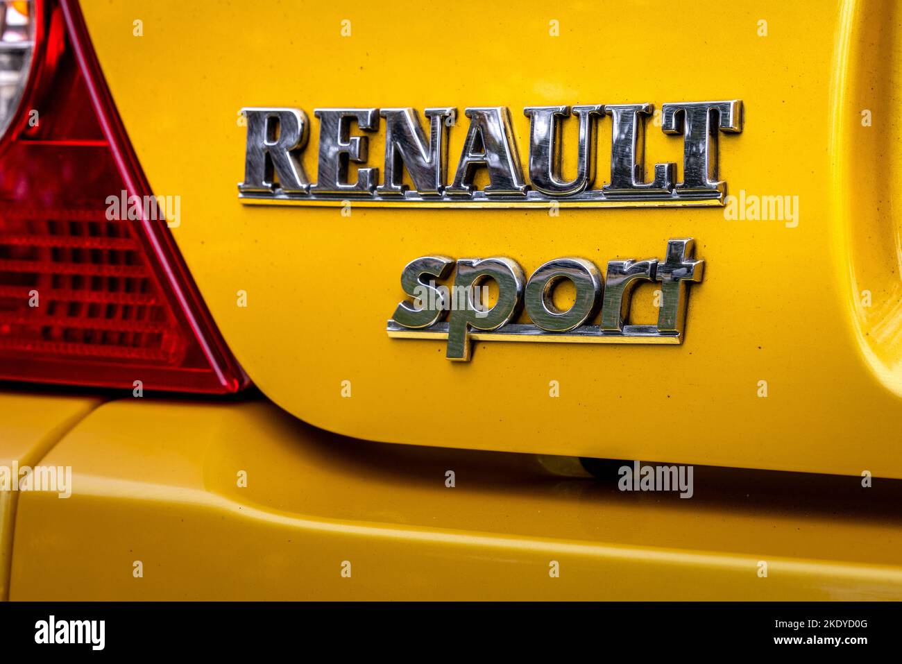 2005 Renault Sport Clio V6 Phase 2 ‘FG55 XXL’ on display at the Scary ...