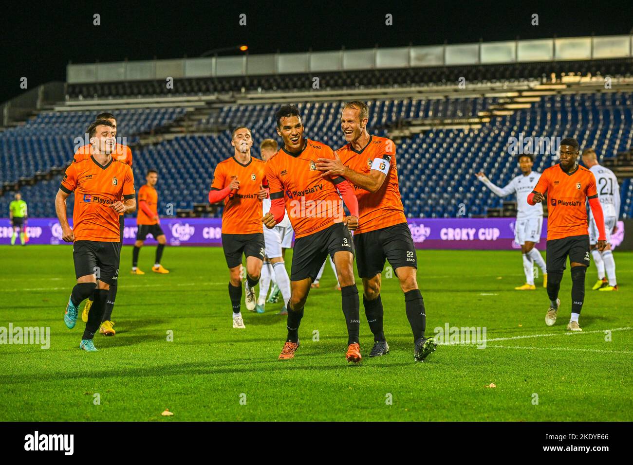 Leon Teo Quintero (3) of KMSK Deinze scores 2-0 and Deinze can ...