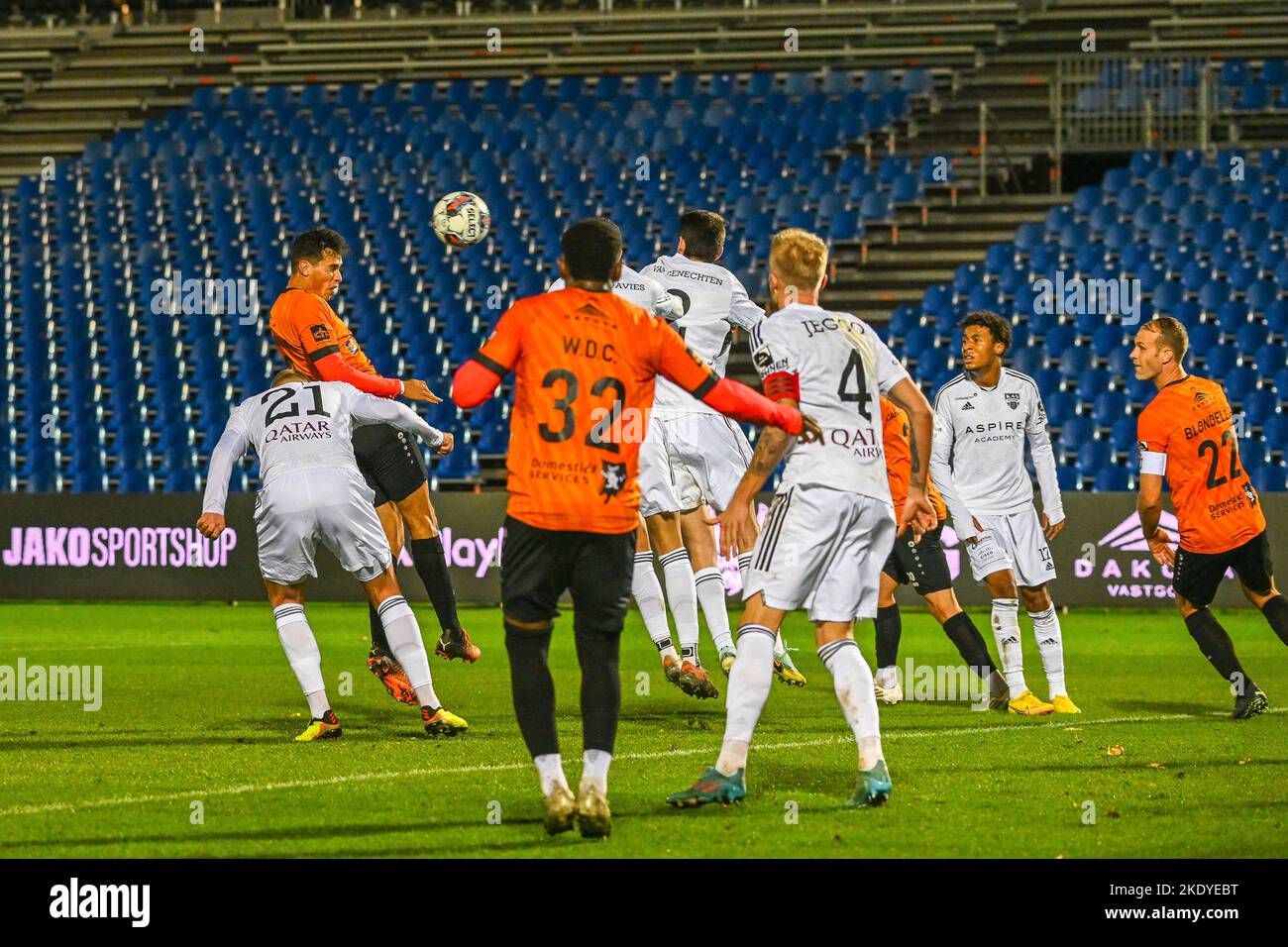 Leon Teo Quintero (3) of KMSK Deinze scores 2-0 and Deinze can ...