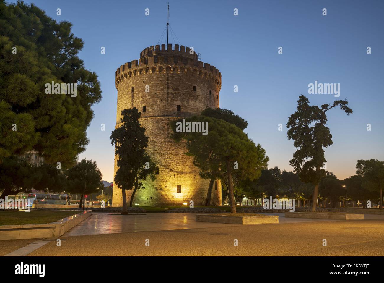 White tower thessaloniki famous historic hi-res stock photography and ...
