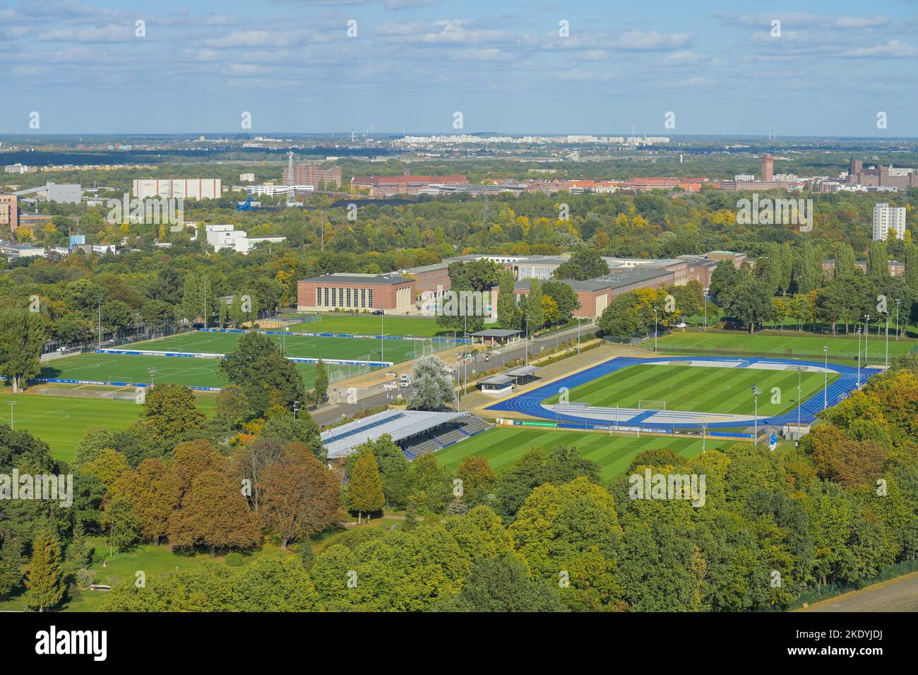 August-Bier-Platz und Hindenburgplatz (links) Hanns-Braun-Platz rechts ...