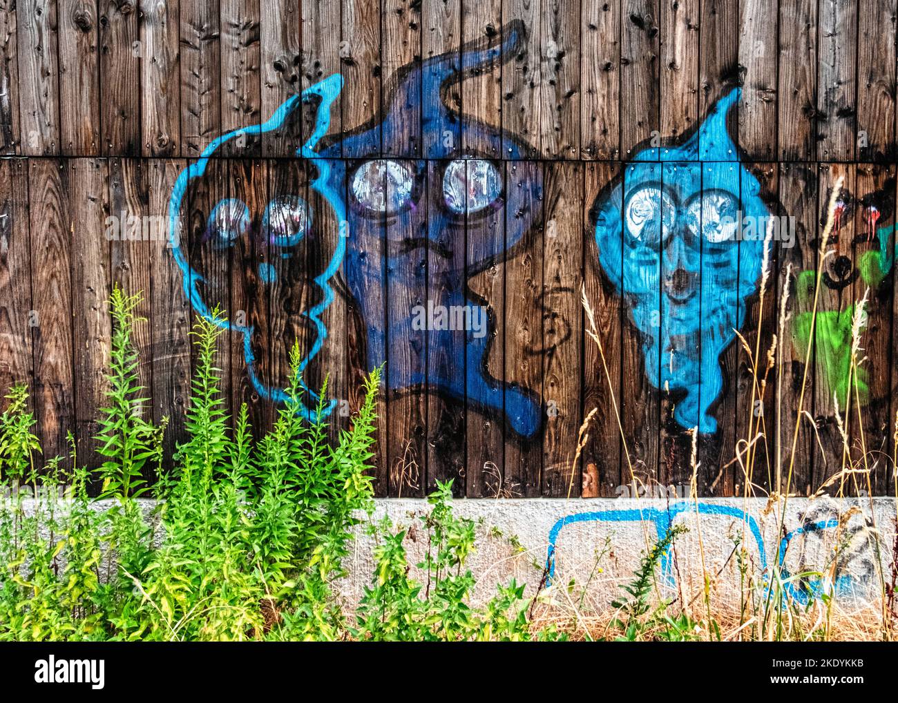 Wall of a113 motorway hi-res stock photography and images - Alamy