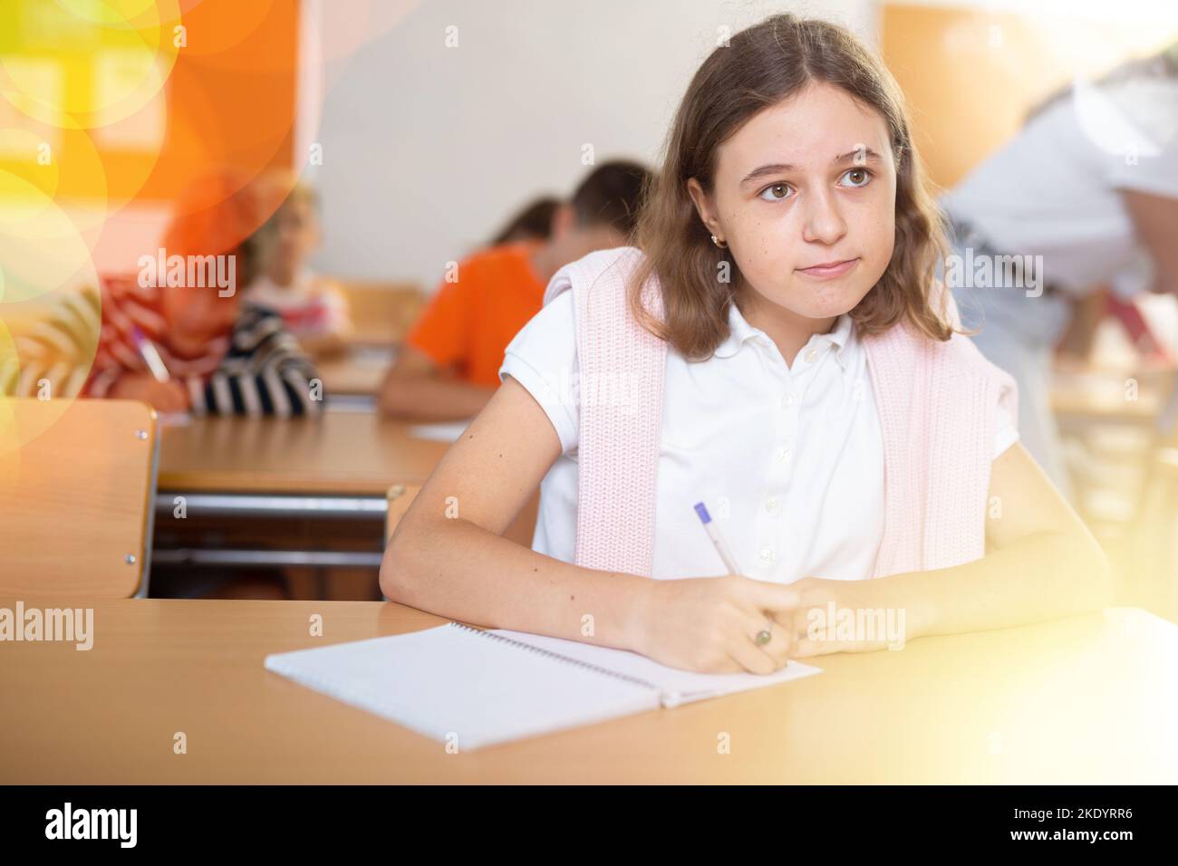 Student listening carefully hi-res stock photography and images - Alamy