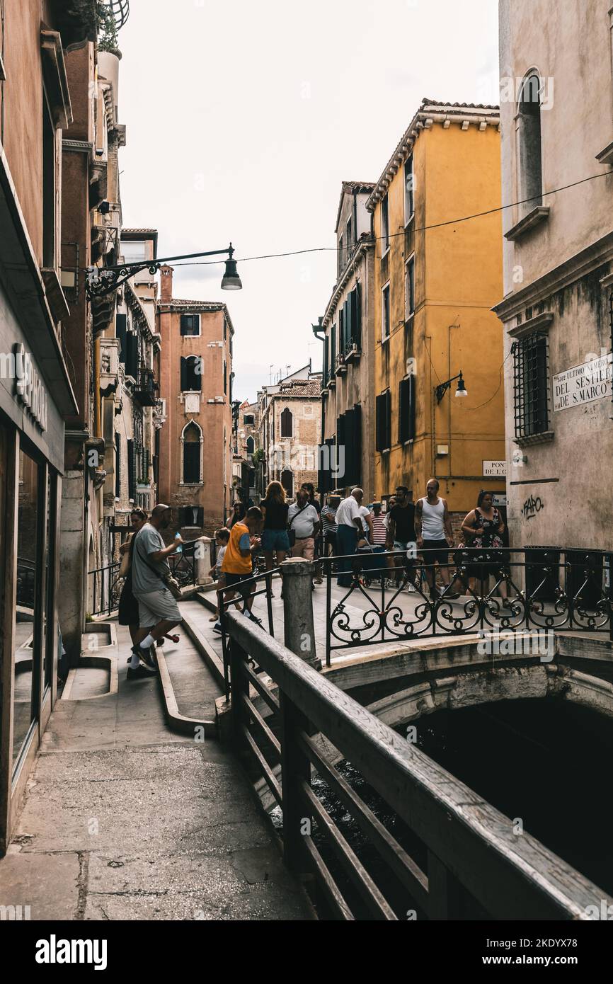 Sidepath hi-res stock photography and images - Alamy