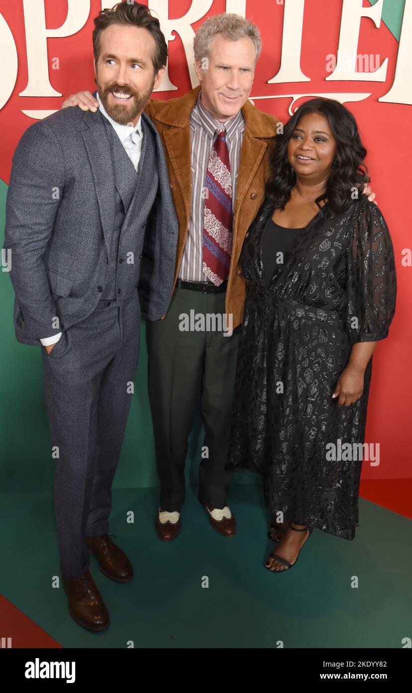 07 November 2022 - New York, New York - Ryan Reynolds, Will Ferrell and ...